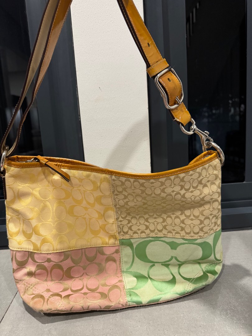 Coach Hobo Patchwork Signature Shoulder Bag, Fesyen Wanita, Tas ...