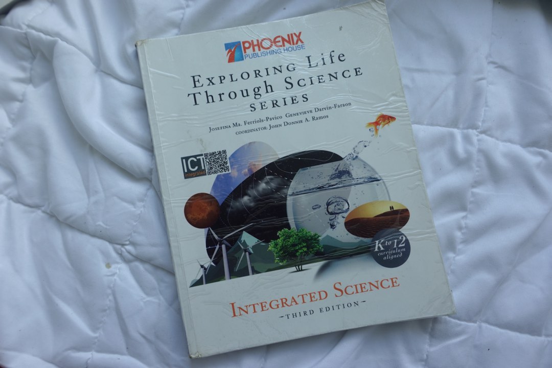 Exploring Life Through Science: Integrated Science, Hobbies & Toys ...