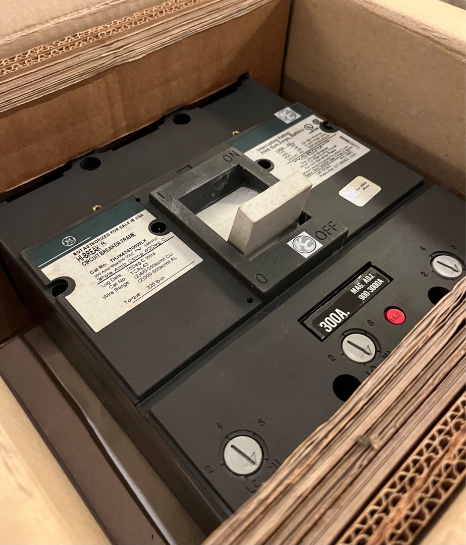 G.E Circuit Breaker 300a 3P, Commercial & Industrial, Construction ...