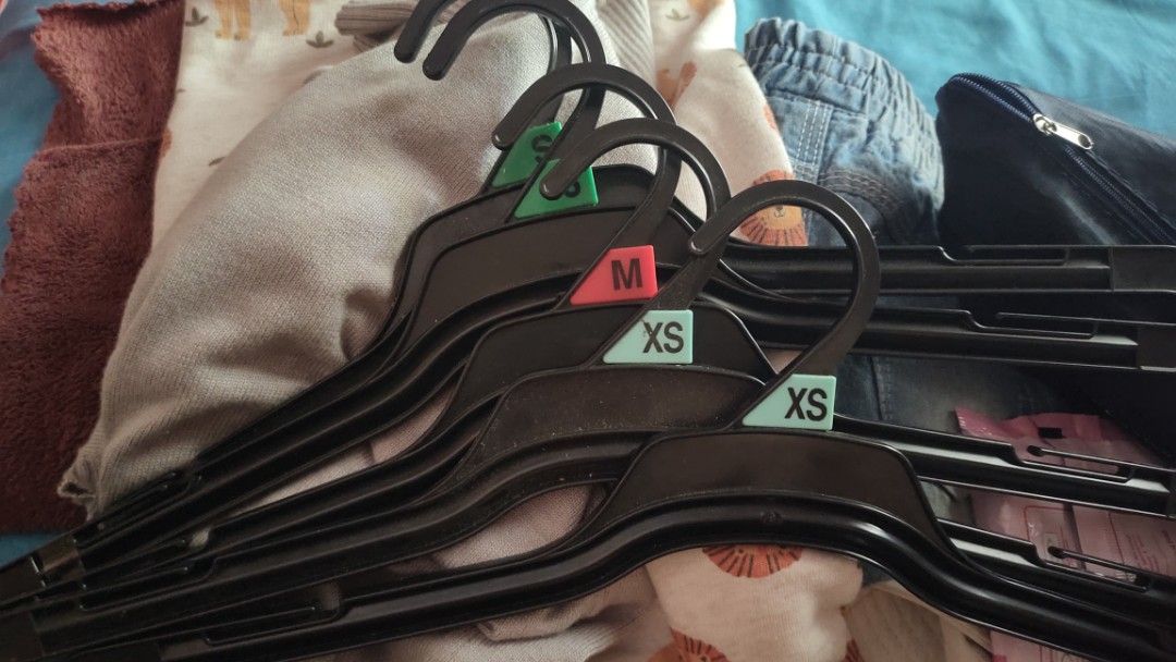 Satuan hanger Sizer gantungan baju Garmen hanger clothing plastik ...