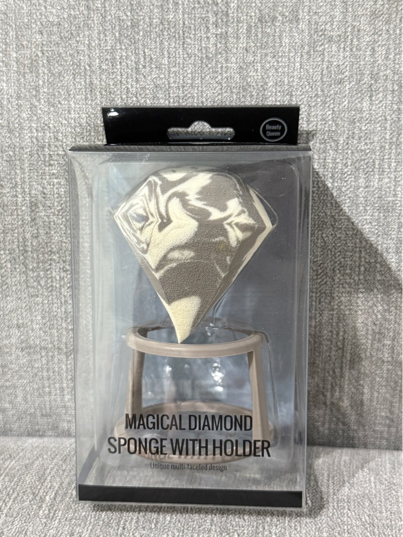 Miniso Sponge Make Up Diamond With Holder New, Kesehatan & Kecantikan ...
