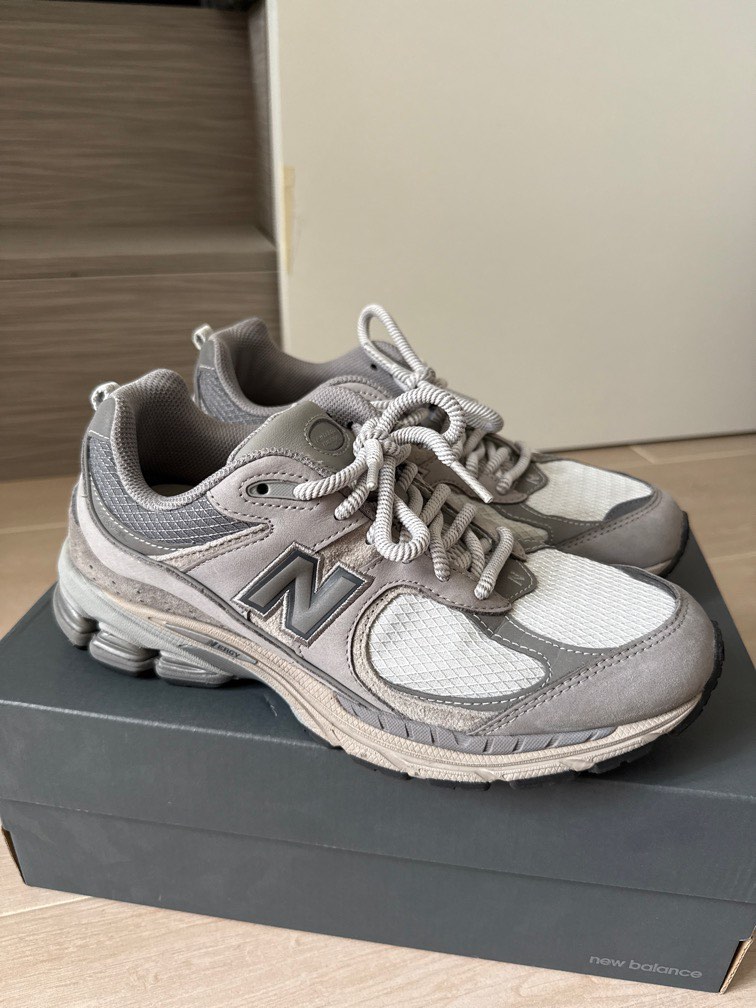 New Balance m2002 gray 8.5US 42, 男裝, 鞋, 波鞋 - Carousell