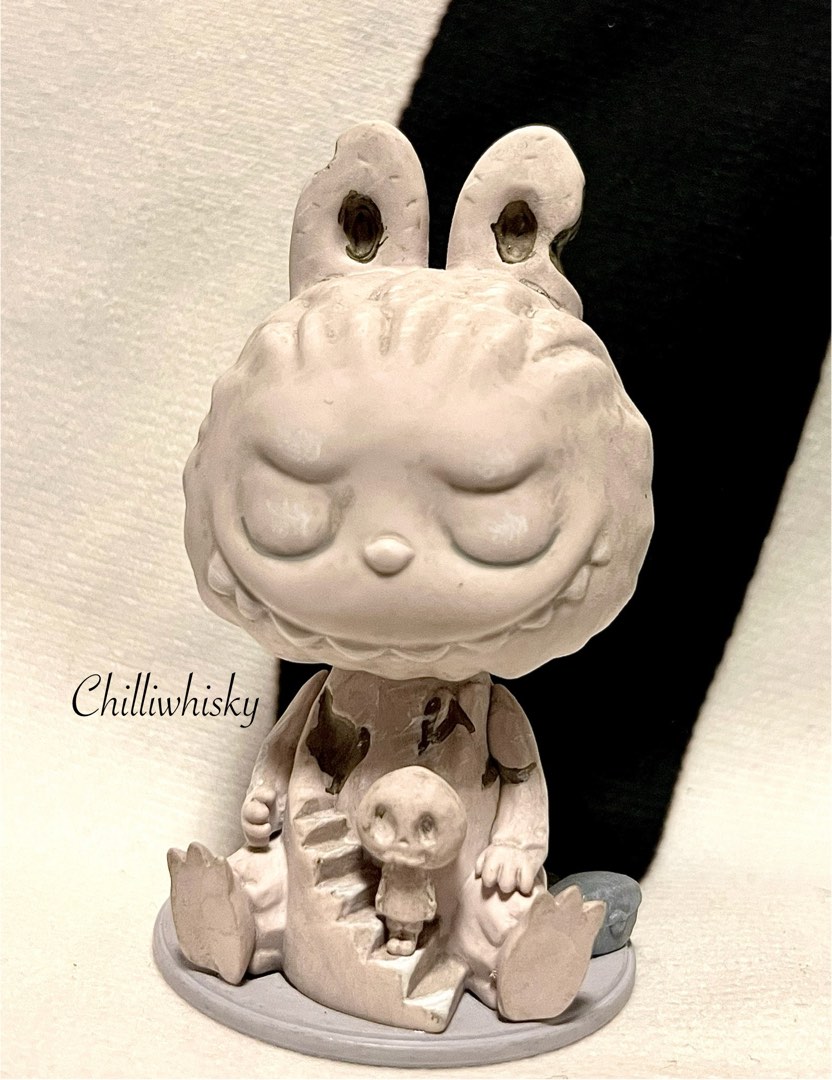 絕版Popmart x How2work Labubu看不見我系列 廣場焦點 Almost hidden The monsters Flask ...