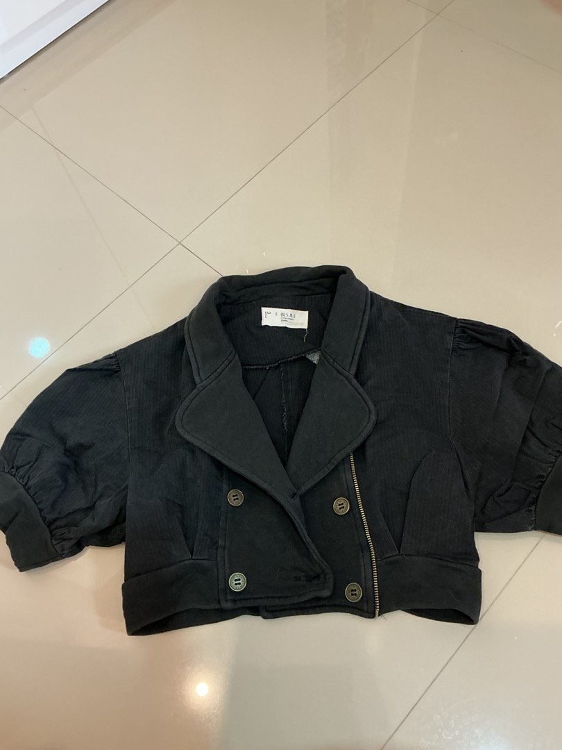 Rompi hitam, Fesyen Wanita, Pakaian Wanita, Baju Luaran di Carousell