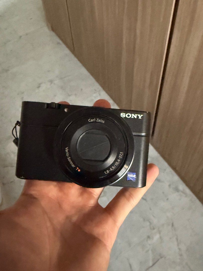 Sony RX100 Camera - Black, Photography, Cameras on Carousell