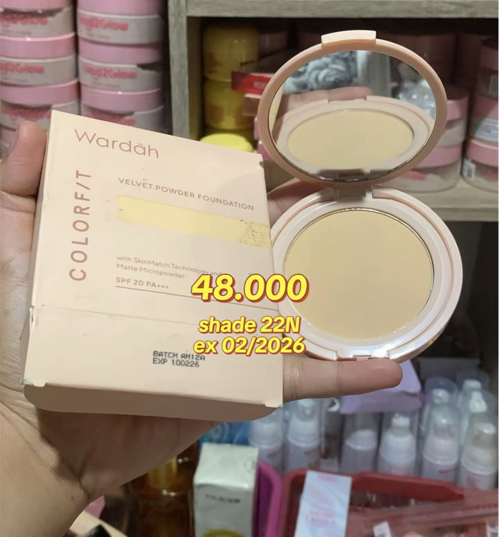 Wardah foundation, Kesehatan & Kecantikan, Rias Wajah di Carousell