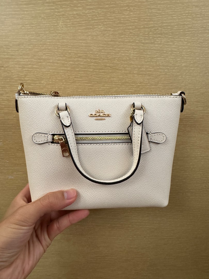 Coach Mini Gallery Crossbody, 女裝, 手袋及銀包, 長銀包 - Carousell