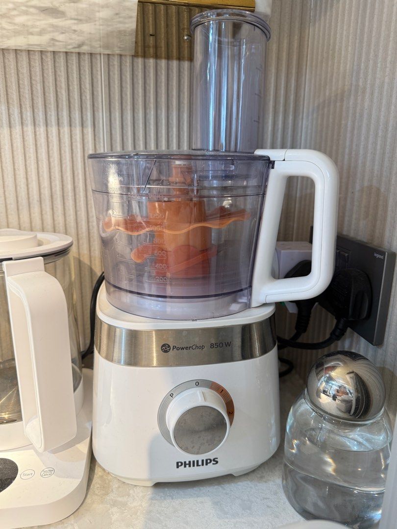 HR7530/01 Viva Collection 輕巧多功能食物處理器, 家庭電器, 廚房電器, 榨汁機及攪拌機 - Carousell
