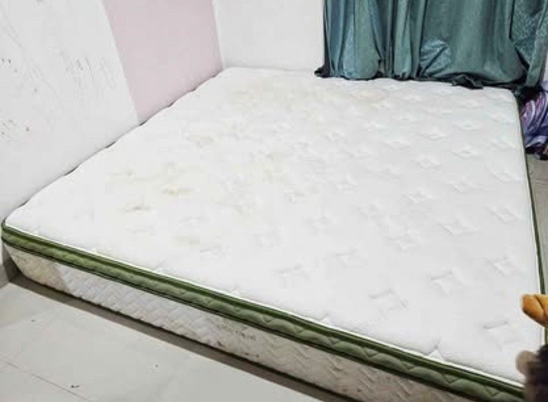Kasur spring bed Aloevera 200×200 Ex Informa, Perabotan Rumah di Carousell