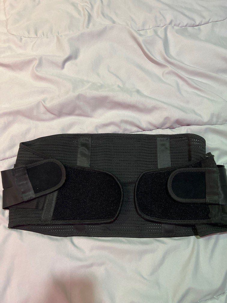 Korset Hitam, Fesyen Pria, Aksesoris, Lainnya di Carousell