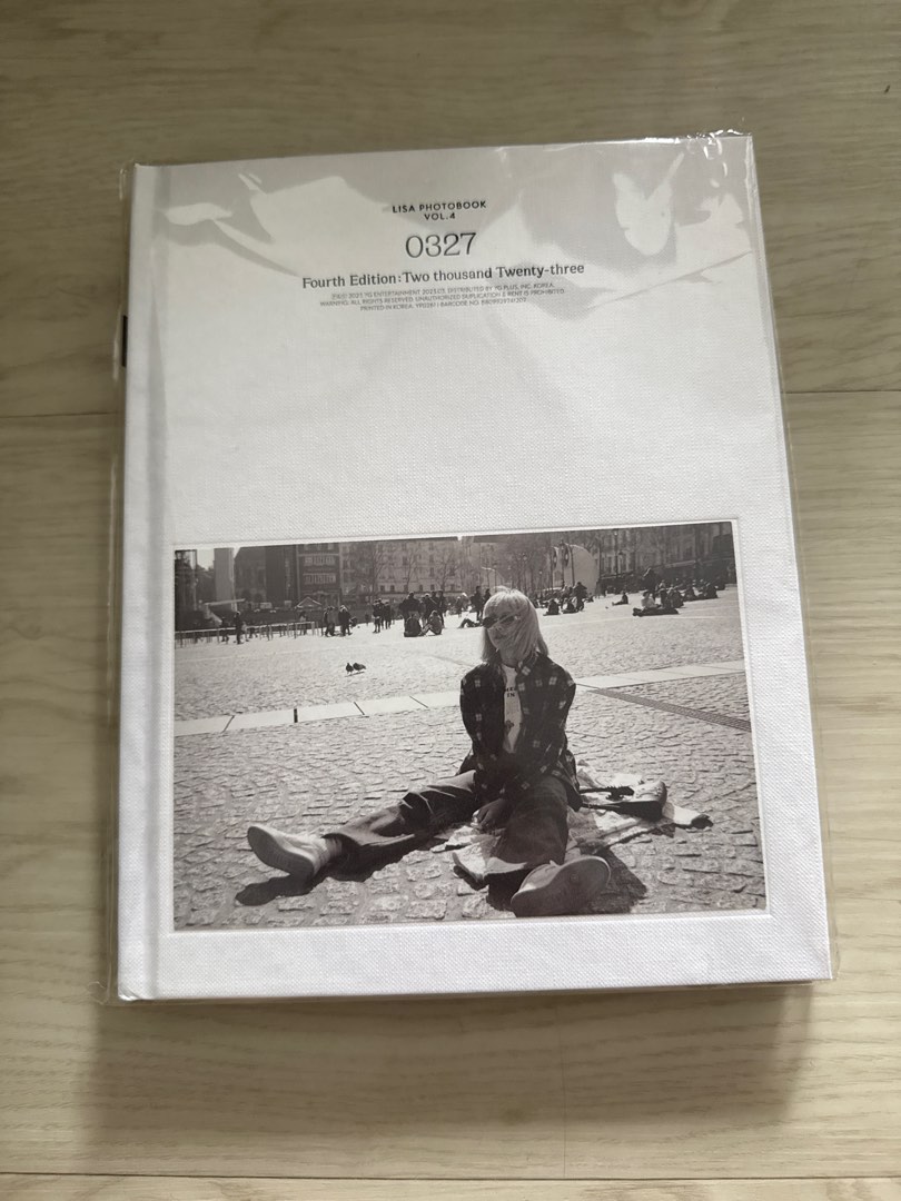 LISA Photobook Vol. 4 - 0327 - Fourth Edition, Hobbies & Toys ...