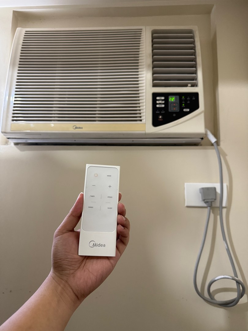 Midea aircon 1.5HP with remote, TV & Home Appliances, Air Conditioning and Heating on Carousell