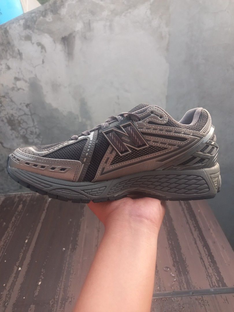 Sepatu New Balance 1906R, Fesyen Wanita, Sepatu di Carousell