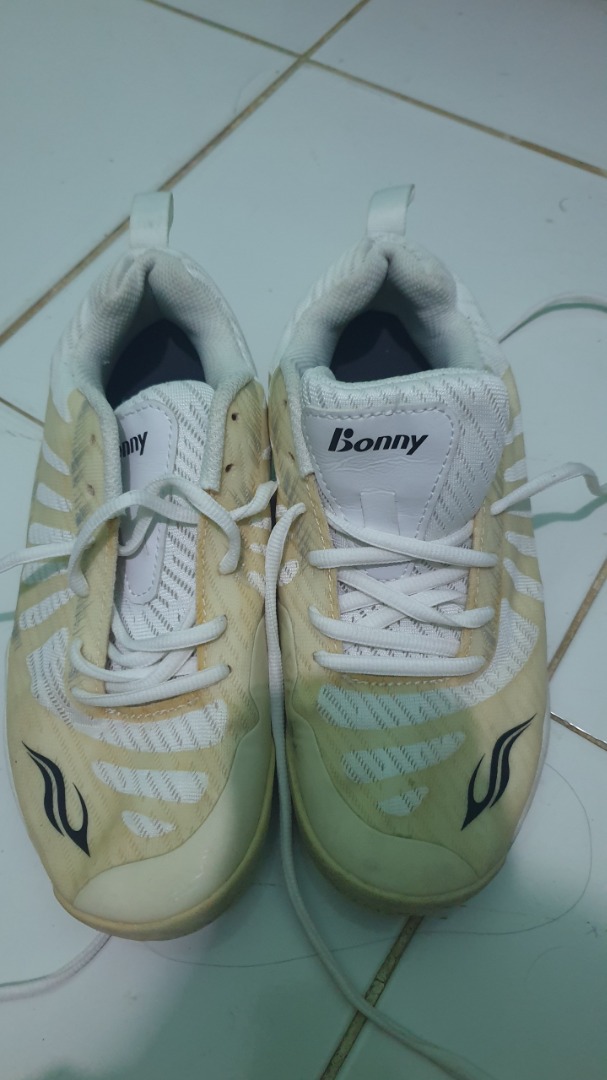 Sepatu tenis, Fesyen Wanita, Sepatu di Carousell