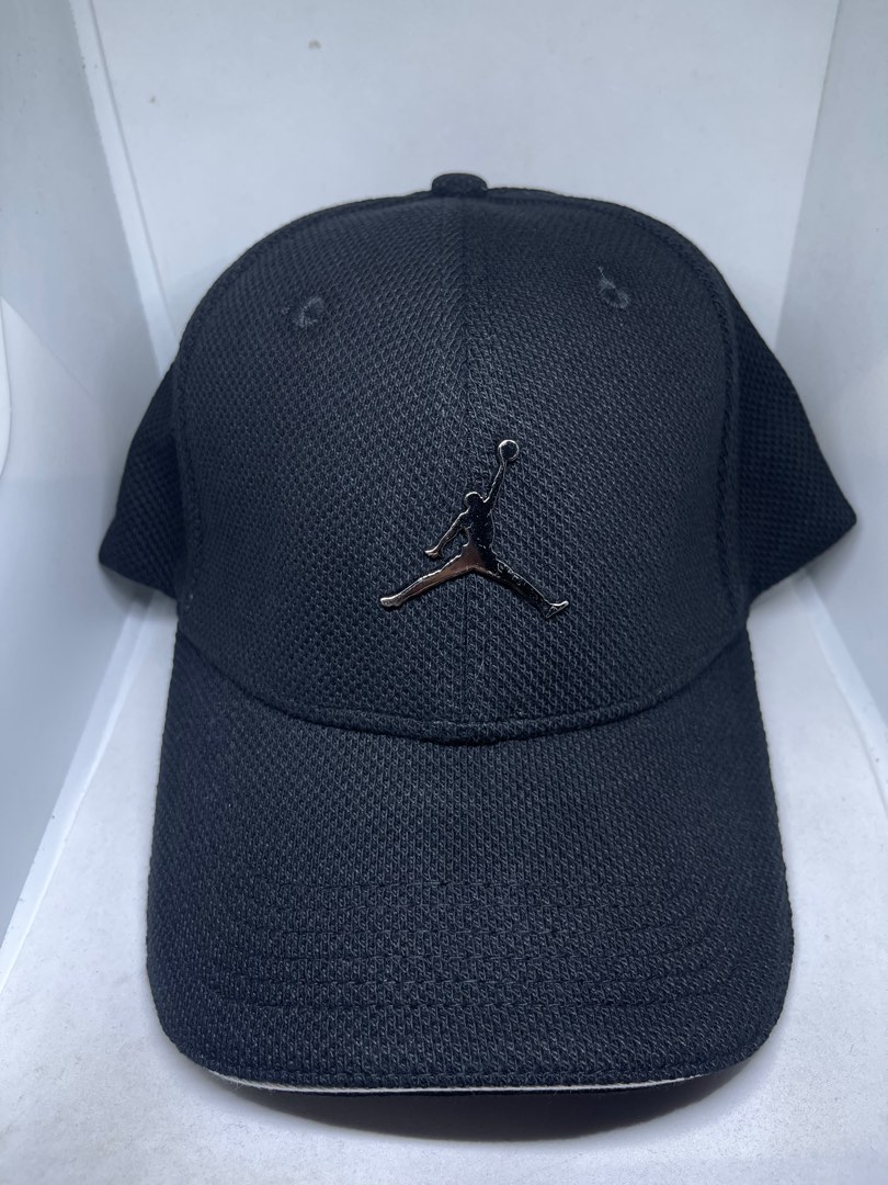 Topi Jordan Logo Besi Built Up, Fesyen Pria, Aksesoris, Topi di Carousell