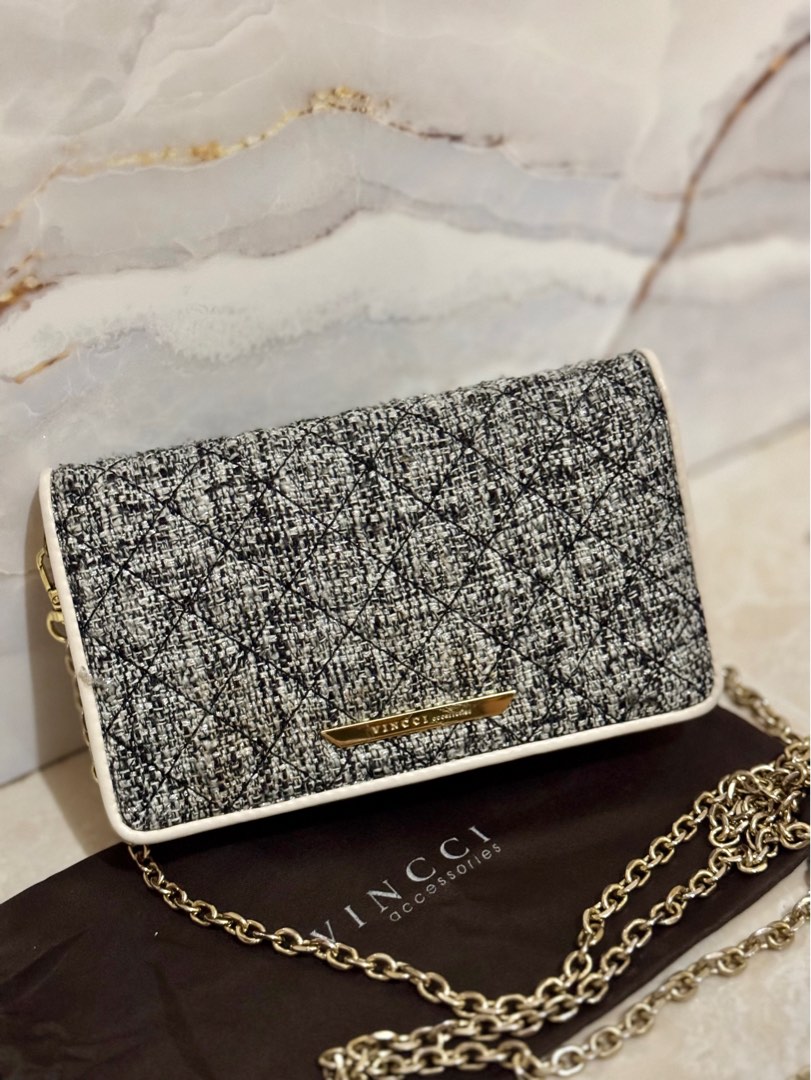 WOC VINCCI black & white Authentic 100%, Barang Mewah, Tas & Dompet di Carousell