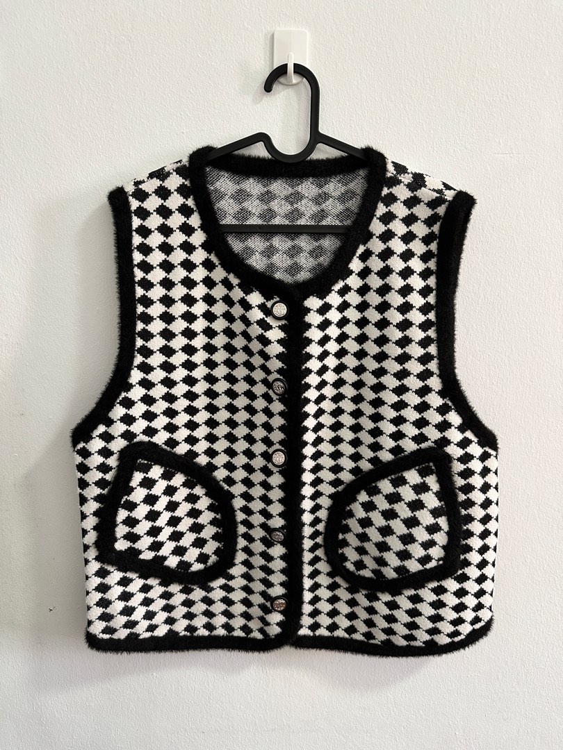 Black and White Checkered Vest, Women's Fashion, Coats, Jackets and ...