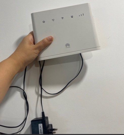 Huawei sim card Wifi Router, Everything Else on Carousell