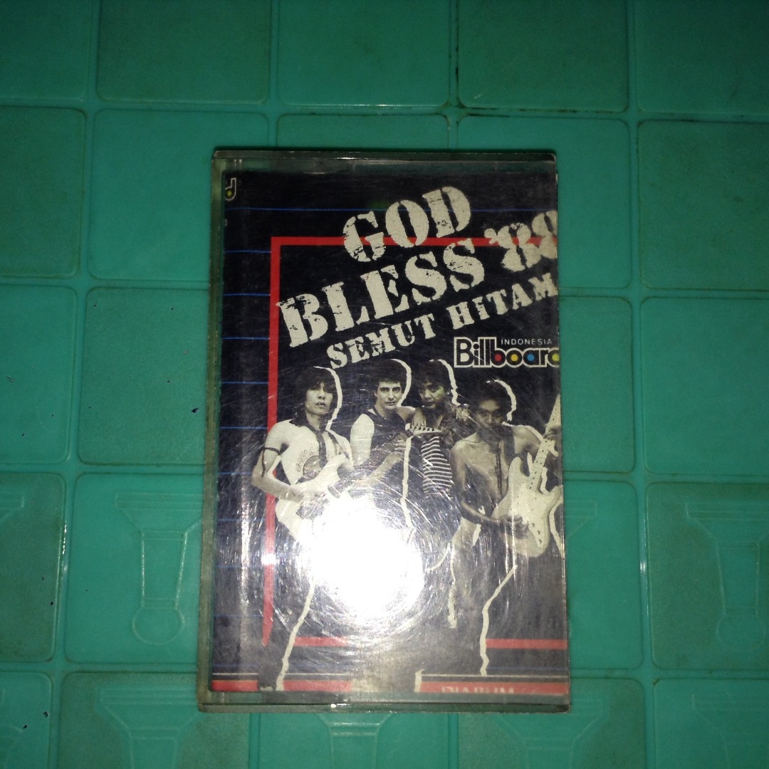 kaset god bless album semut hitam, Musik & Media, CD, DVD & Lainnya di ...