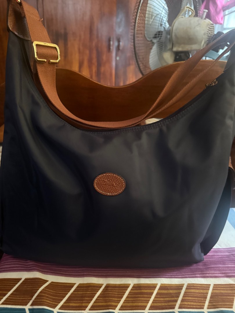 Longchamp le pliage hobo bag, Women's Fashion, Bags & Wallets, Cross ...