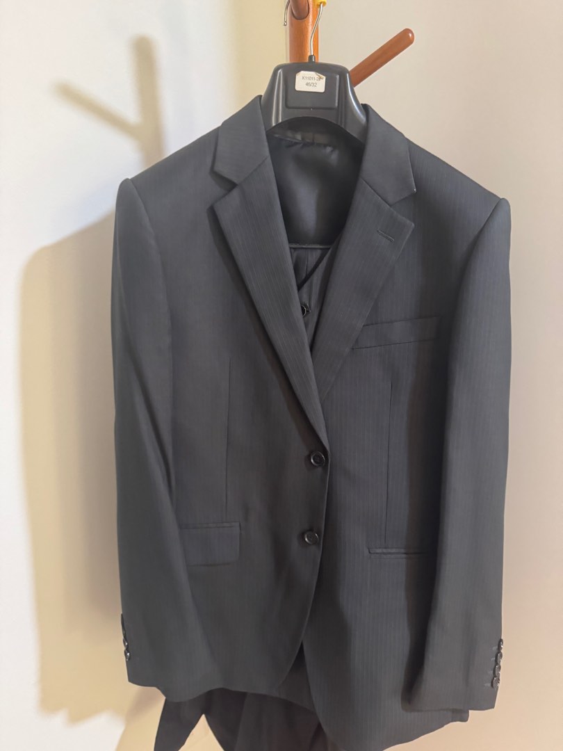 Men 3 pc suit, Men's Fashion, Coats, Jackets and Outerwear on Carousell