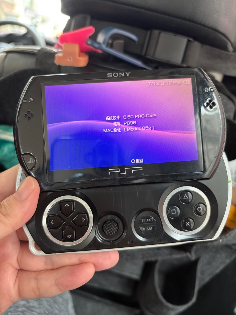 「稀少」PlayStation GO/PSP GO 16GB鋼琴黑, 電玩遊戲相關, 電玩主機, PlayStation在旋轉拍賣