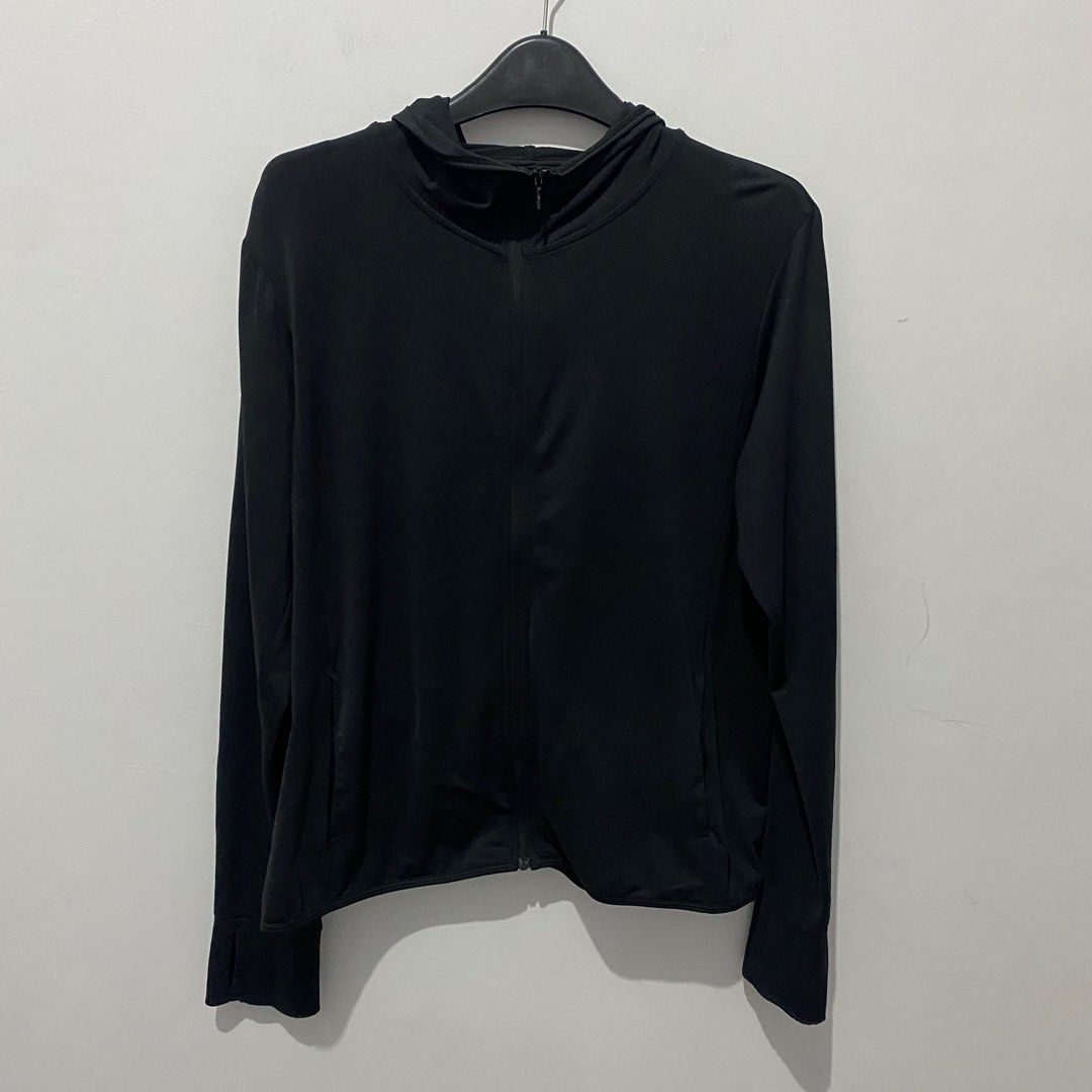 Uniqlo airsm jacket XL, Fesyen Wanita, Pakaian Wanita, Baju Luaran di ...