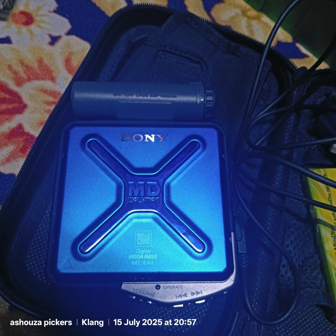 Vintage sony walkman minidisc, Audio, Portable Music Players on Carousell