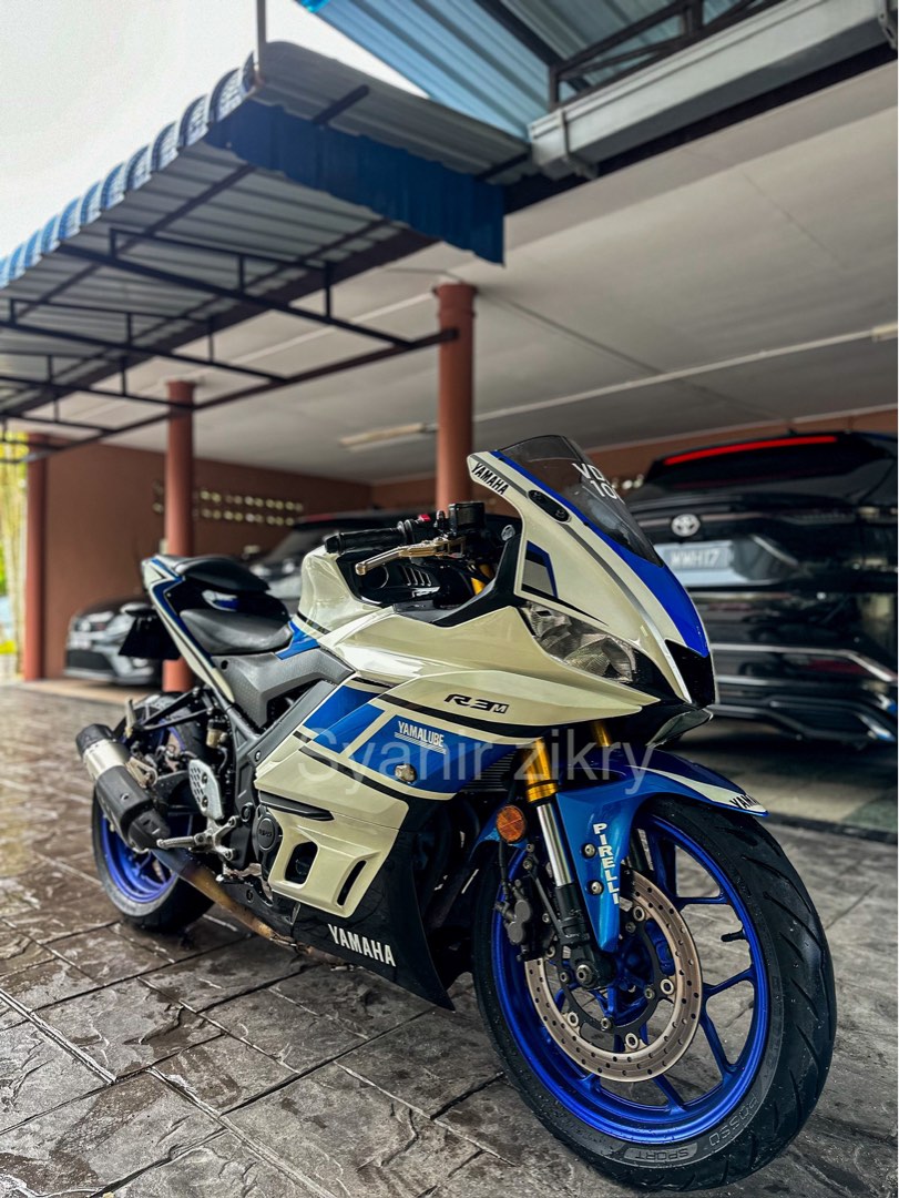Yamaha R25 V2, Motorbikes on Carousell