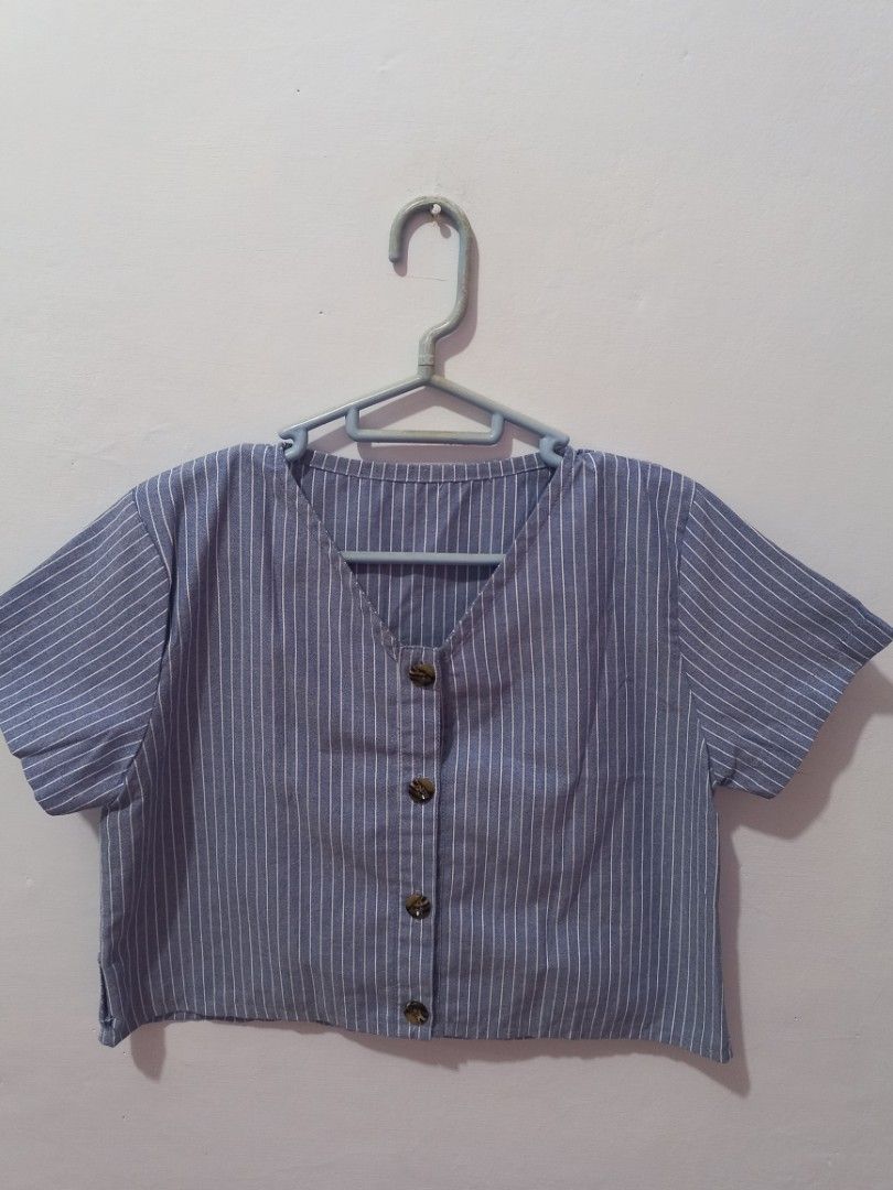blouse biru, Fesyen Wanita, Pakaian Wanita, Atasan di Carousell