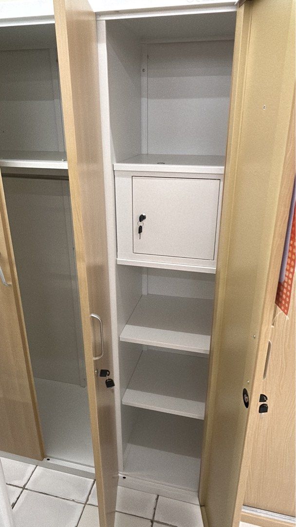 Lemari metal, Perabotan Rumah di Carousell