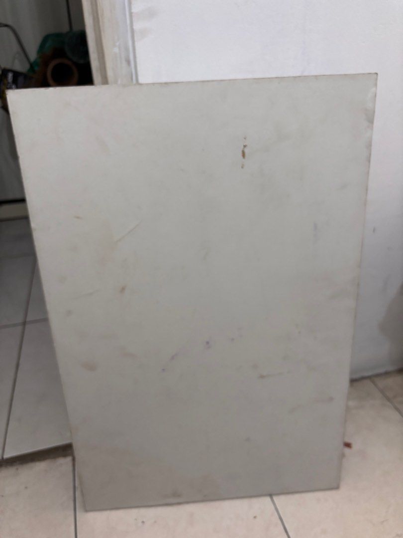 meja tempel dinding 60x40, Perabotan Rumah di Carousell