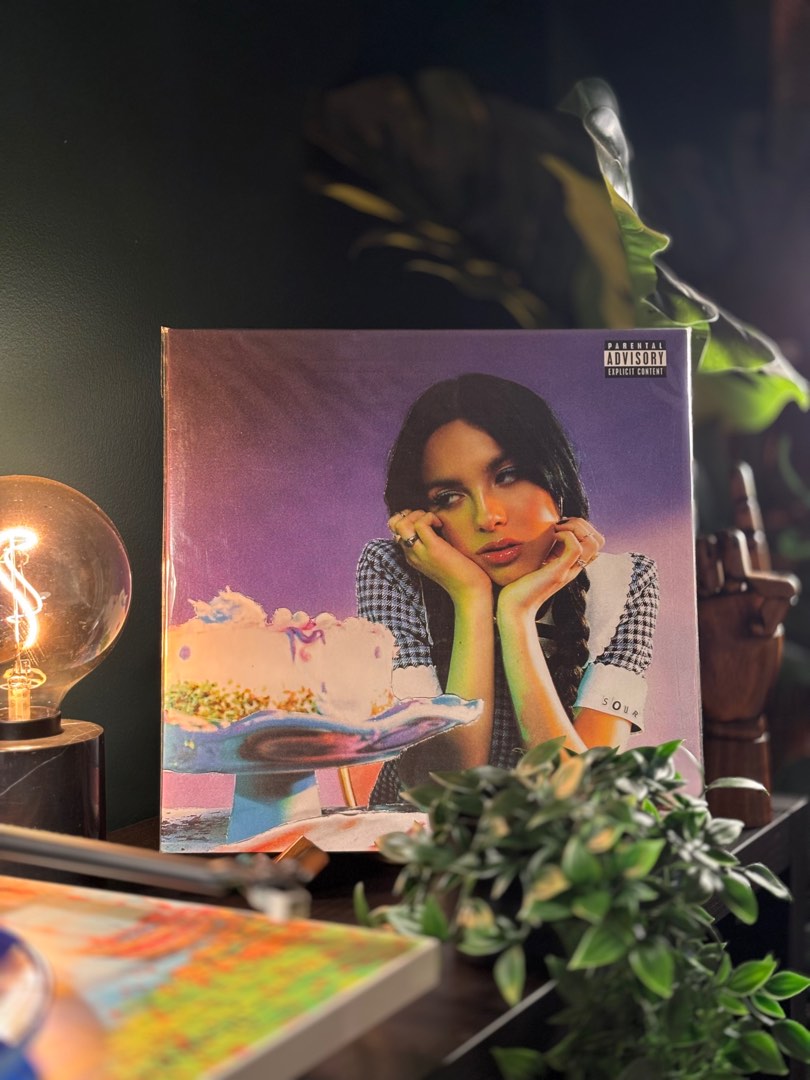 Olivia Rodrigo - Sour Alternative Cover (Blue Transparent), Hobbies ...