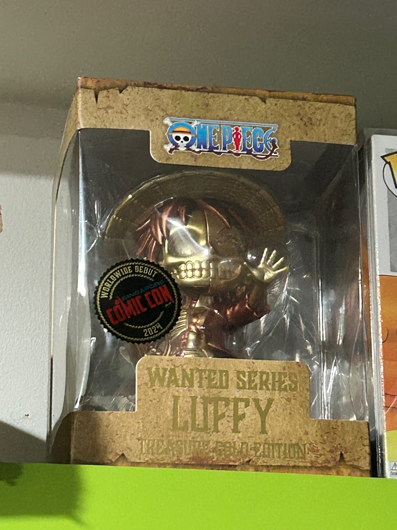 One Piece Luffy Treasure Gold Edition Figure SG COMIC CON EXCLUSIVE ...