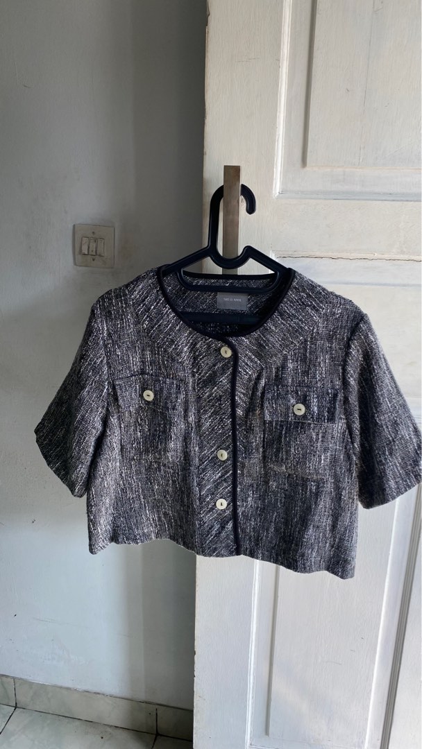 Outer Tweed Wanita, Fesyen Wanita, Pakaian Wanita, Baju Luaran di Carousell