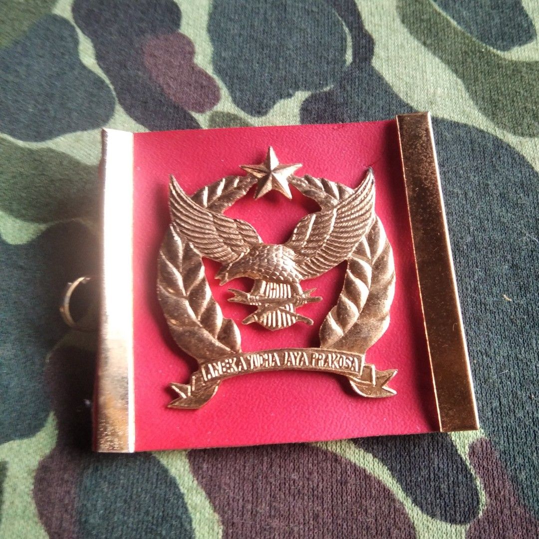 Pin Jadul Emblem Baret Tentara Jadul Yonif 141 Koleksi Militer Jadul ...