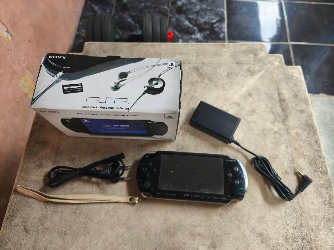 Playstation Portable PSP Fat 1000 Black Fullset 01, Video Game, Konsol ...