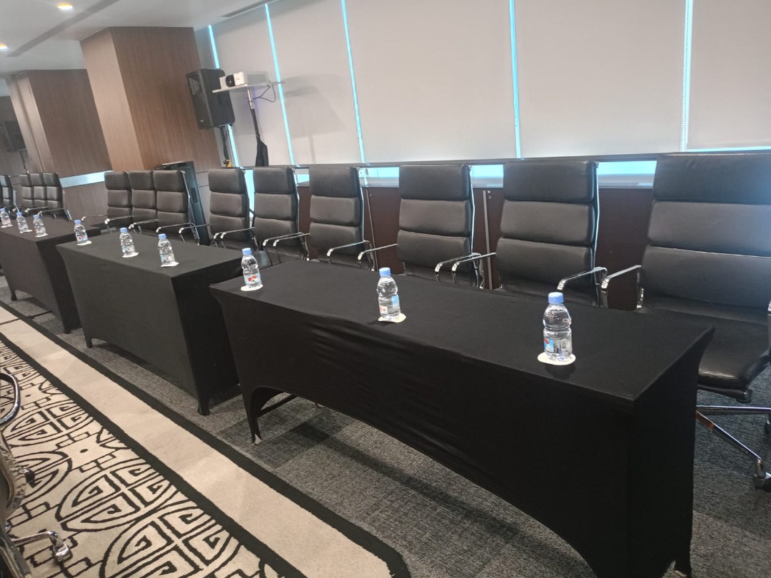 Sewa Ibm Meja Ukuran 45x180cm Gedung Menara Kuningan Jaksel, Pekerjaan ...