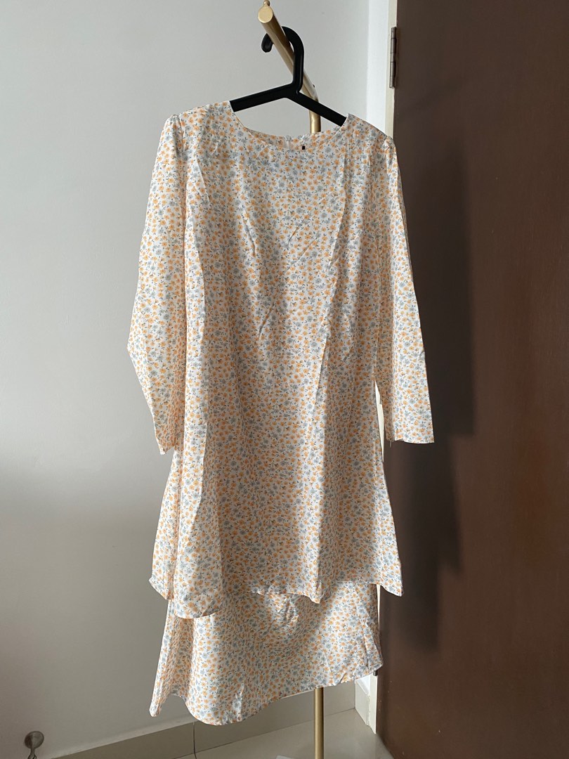 Zoe Arisa Floral yellow baju kurung set, Women's Fashion, Muslimah ...
