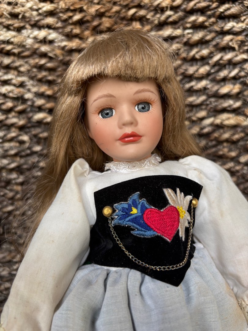 boneka doll vintage porselen porcelain kramik antik cantik tua klasik ...