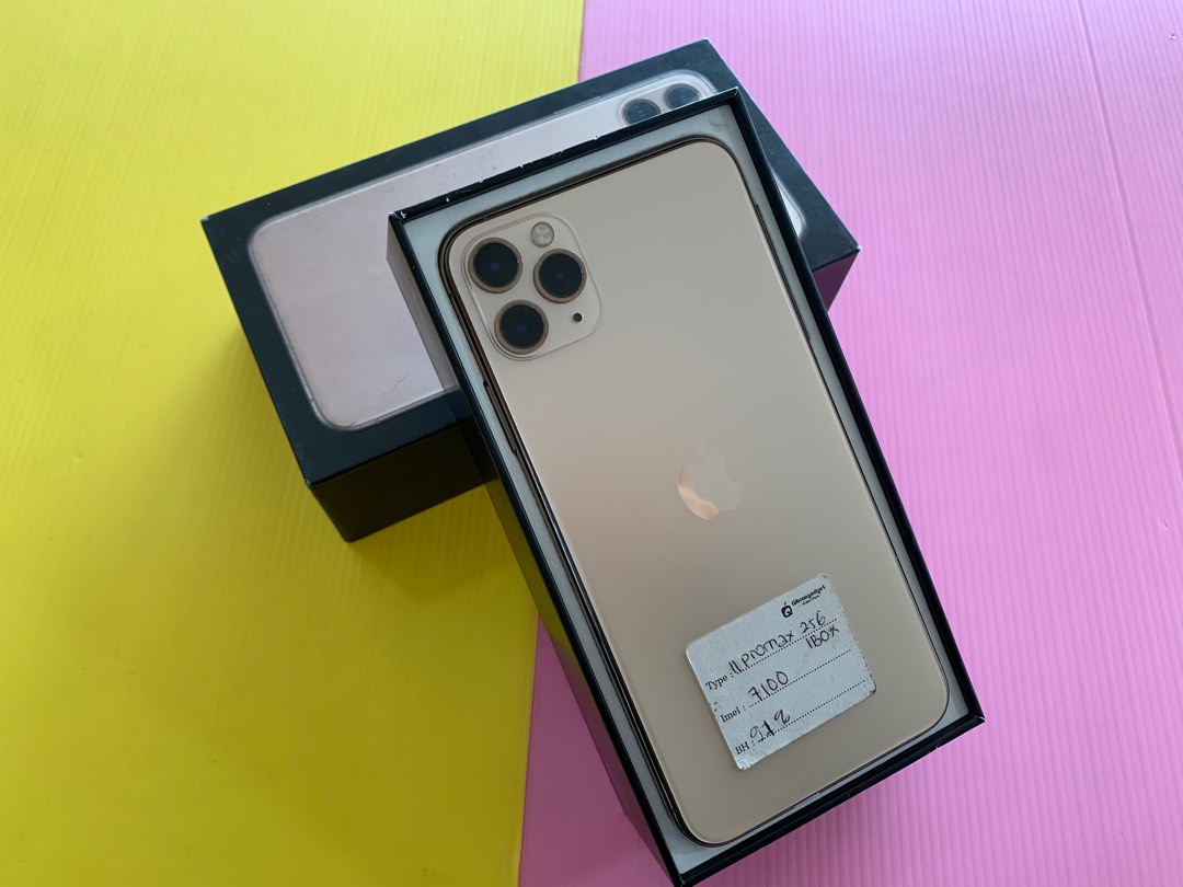 iPhone 11 promax 256gb ex ibox fullset, Telepon Seluler & Tablet ...