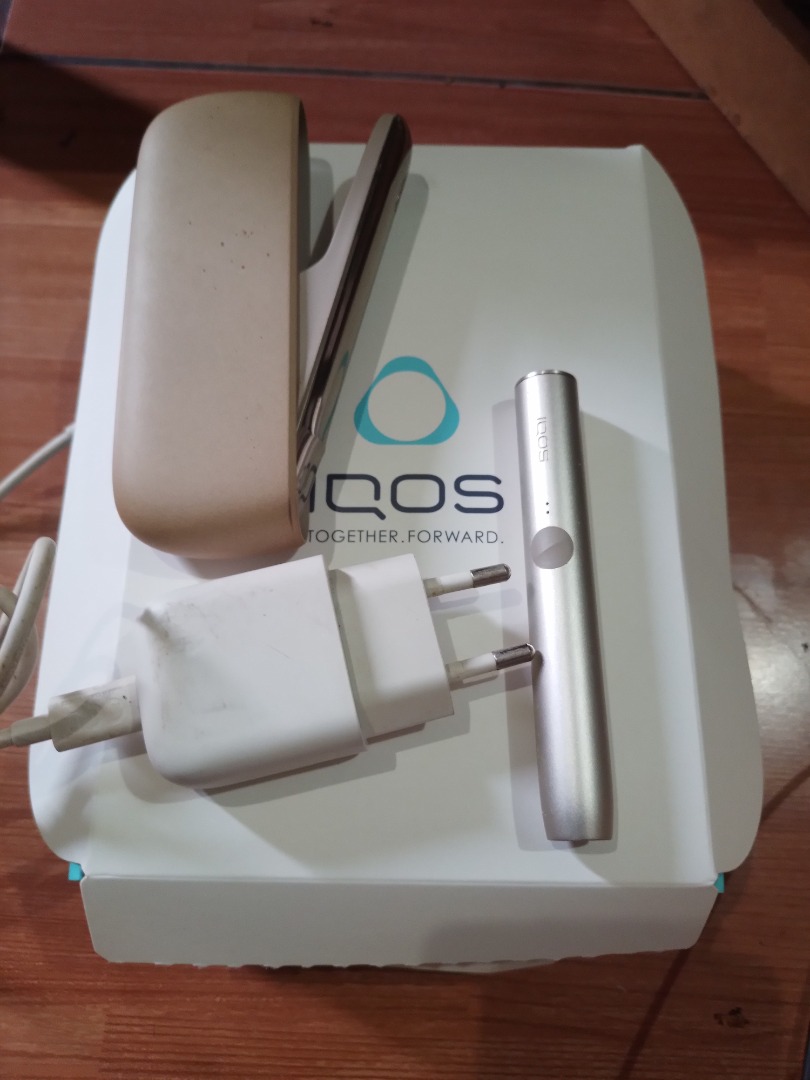Iqos iluma komplit box dan charger, Elektronik, Lainnya di Carousell