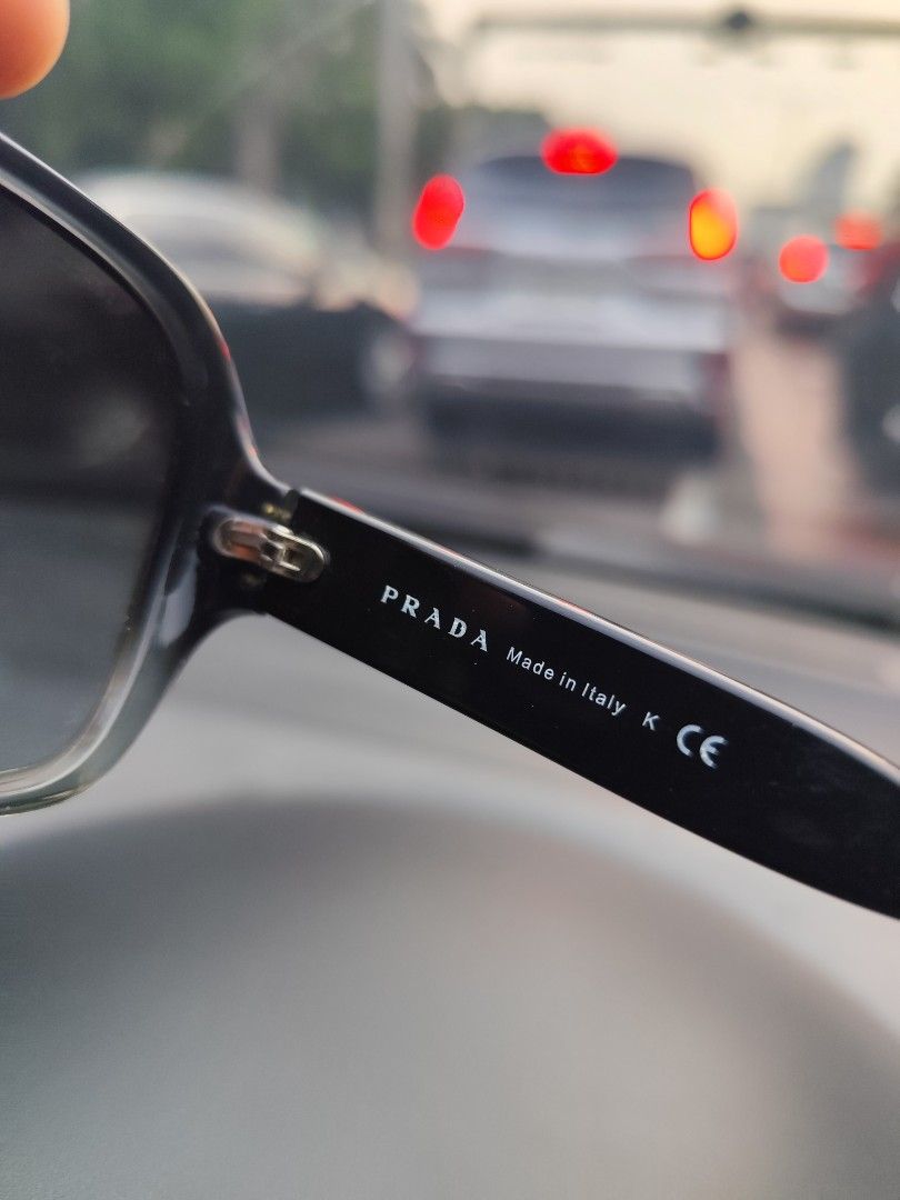 Kacamata sunglasses merk prada original, Fesyen Wanita, Aksesoris di ...