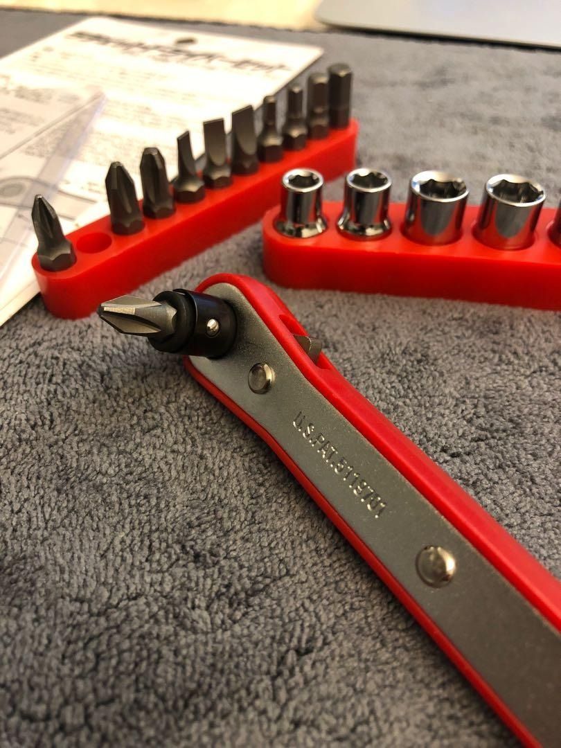 Mini Flat Plate Ratchet Driver Set Together with 17PC of common insert ...
