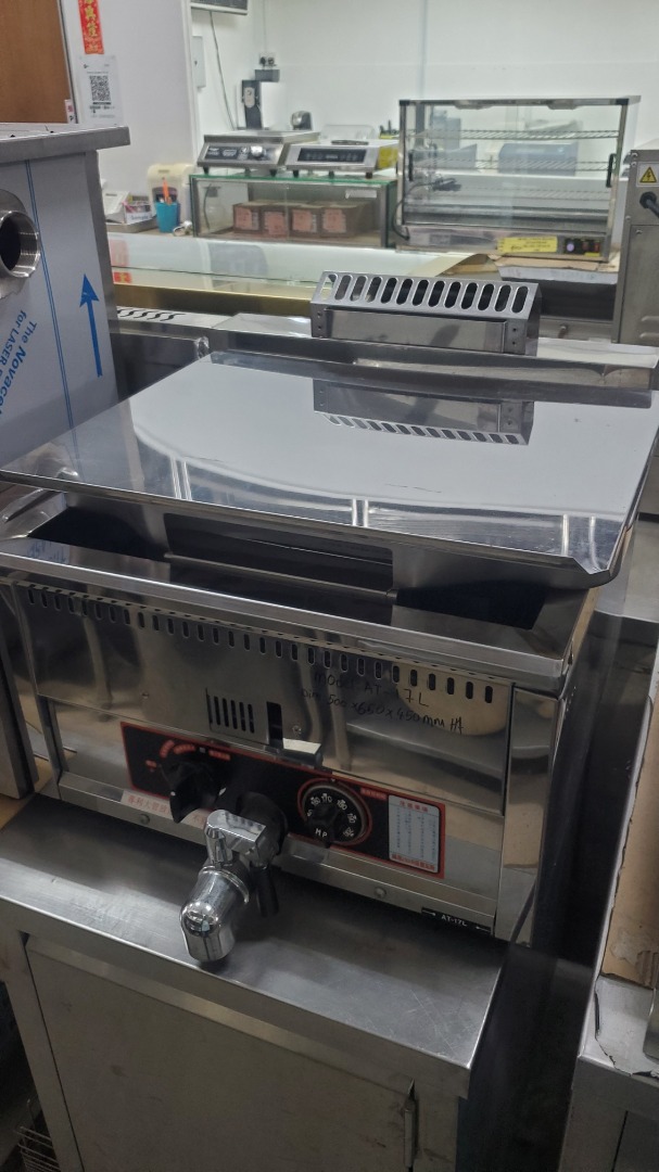 Table Top Deep Fryer - LPG, Furniture & Home Living, Kitchenware ...