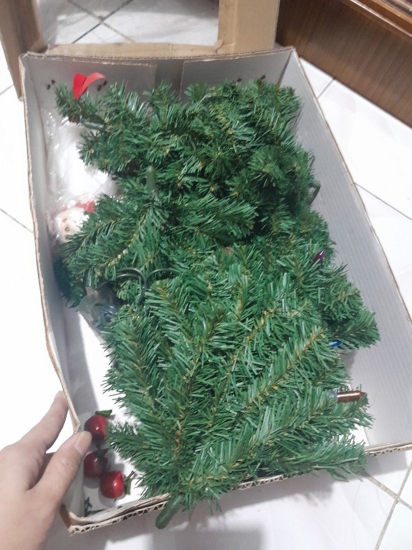 🔹TRIANGLE MINI CHRISTMAS TREE SET 🔹NEW WITH BOX 🔹45CM ANG TAAS 🔹PRICE ...