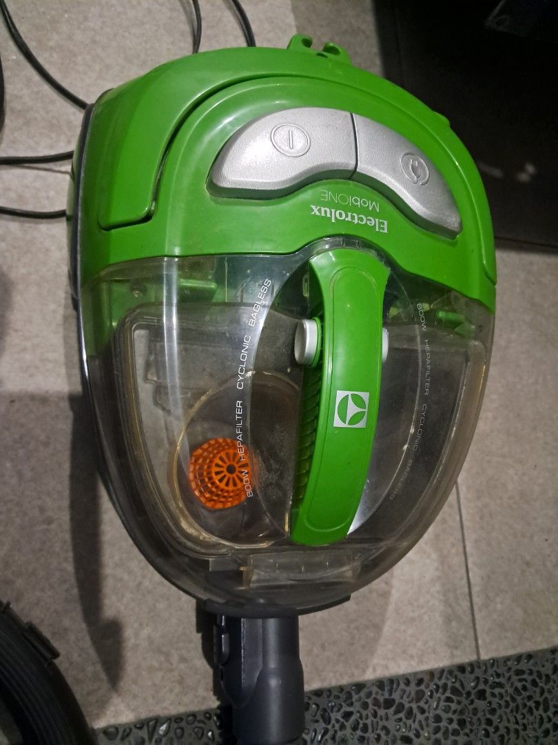 Vacuum Cleaner electrolux mobione - original, Perabotan Rumah di Carousell