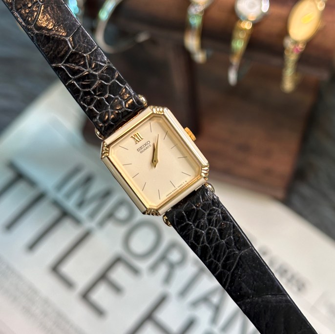 Vintage Seiko Quartz Tank watch, Women's Fashion, Watches & Accessories ...