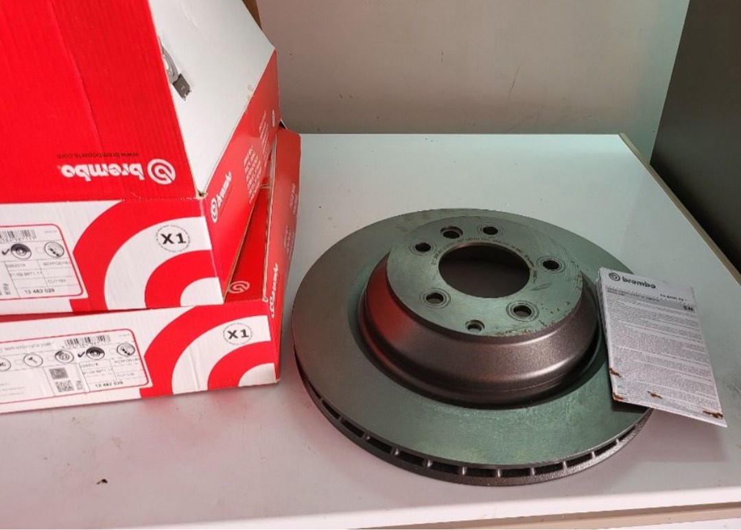 CLEARANCE *** 2 x BRAKE DISC ROTOR, REAR. PORSCHE CAYENNE / AUDI Q7 ...