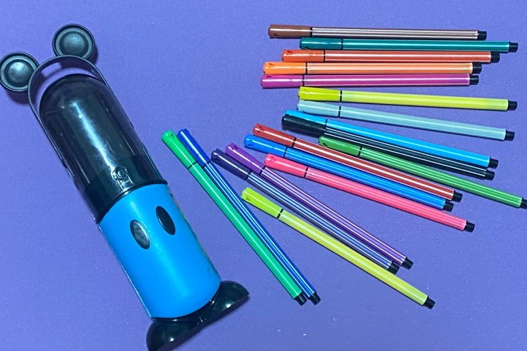 Art Supplies Bundle : Markers, colour Pencils, and Paper Punches ...
